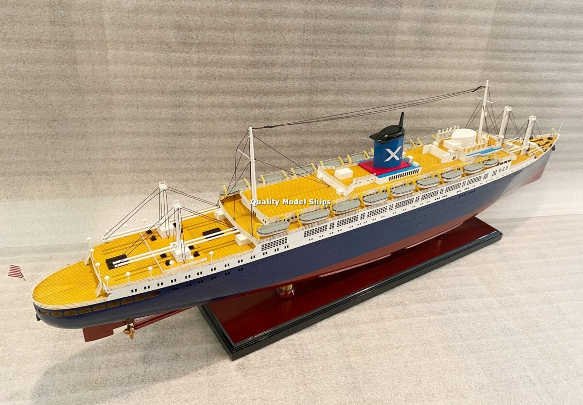 Italis Ocean Liner Ready Display Model Ship - Quality Model Ships